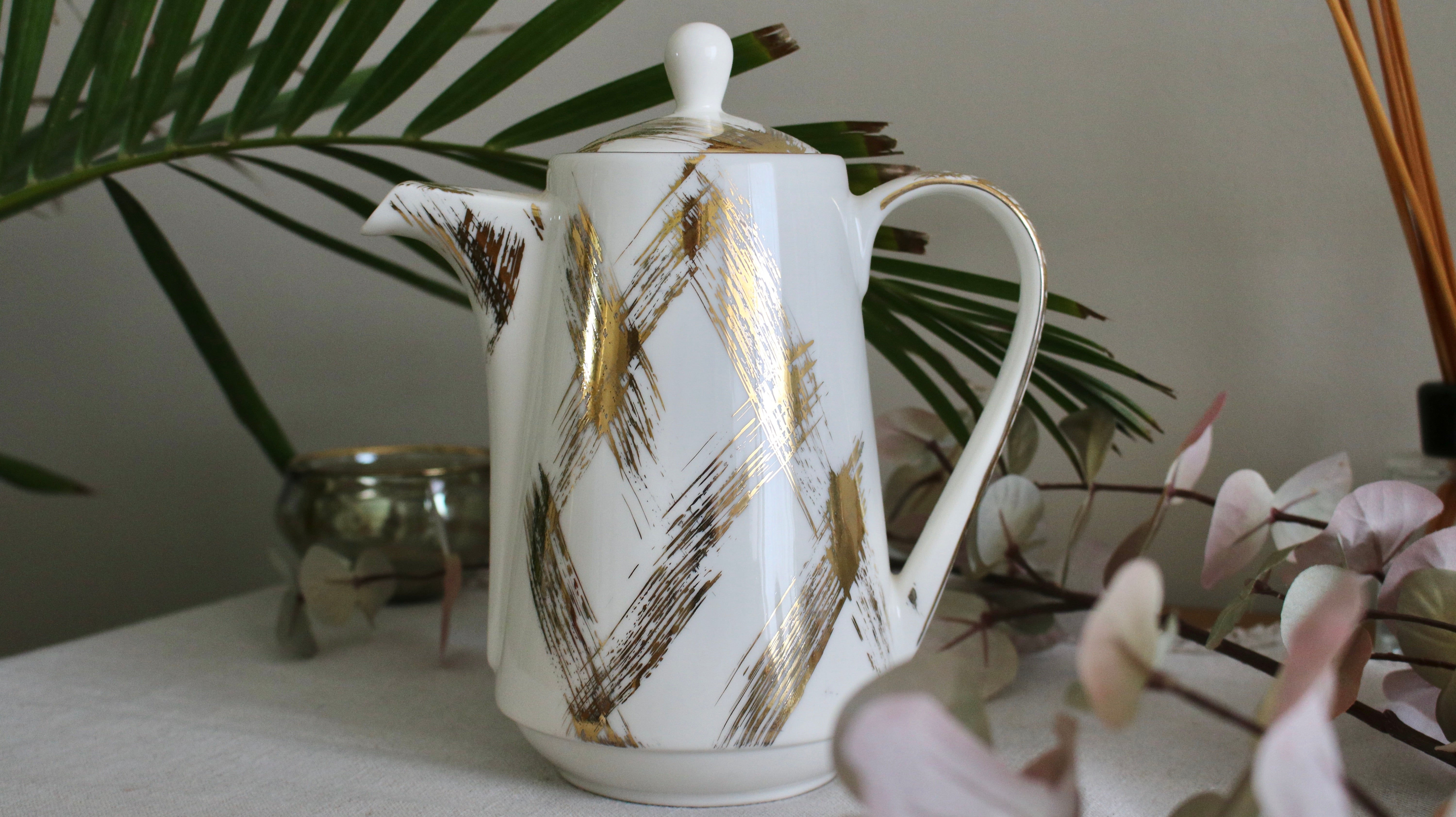 TEATIME – Khan Fokhar